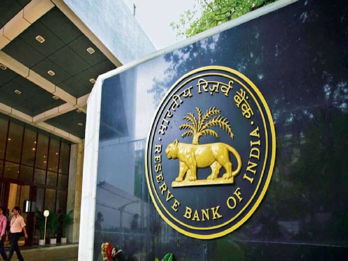 RBI चा कर्जदारांना धक्का; रेपो रेट पुन्हा वाढवल्यानं EMI आणखी वाढणार ...