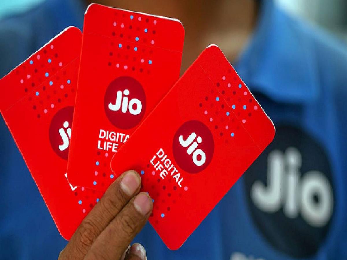 वर्षाची १३ नाही तर १० च रिचार्ज मारा! जिओने लाँच केला ३६ दिवसांच्या ...