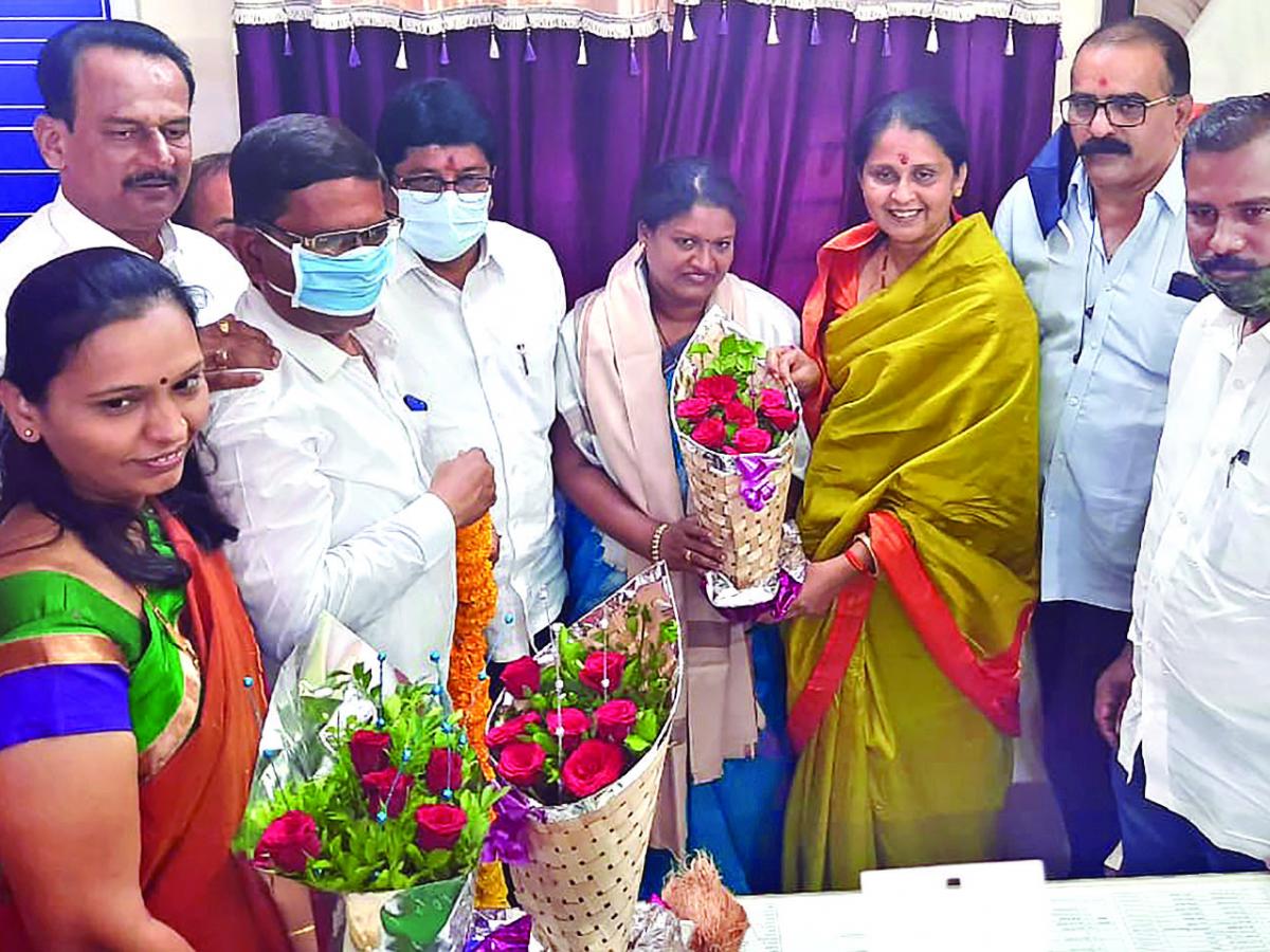 चिपळूण पंचायत समिती सभापतीपदी रिया कांबळे यांची बिनविरोध निवड Ratnagiri ...