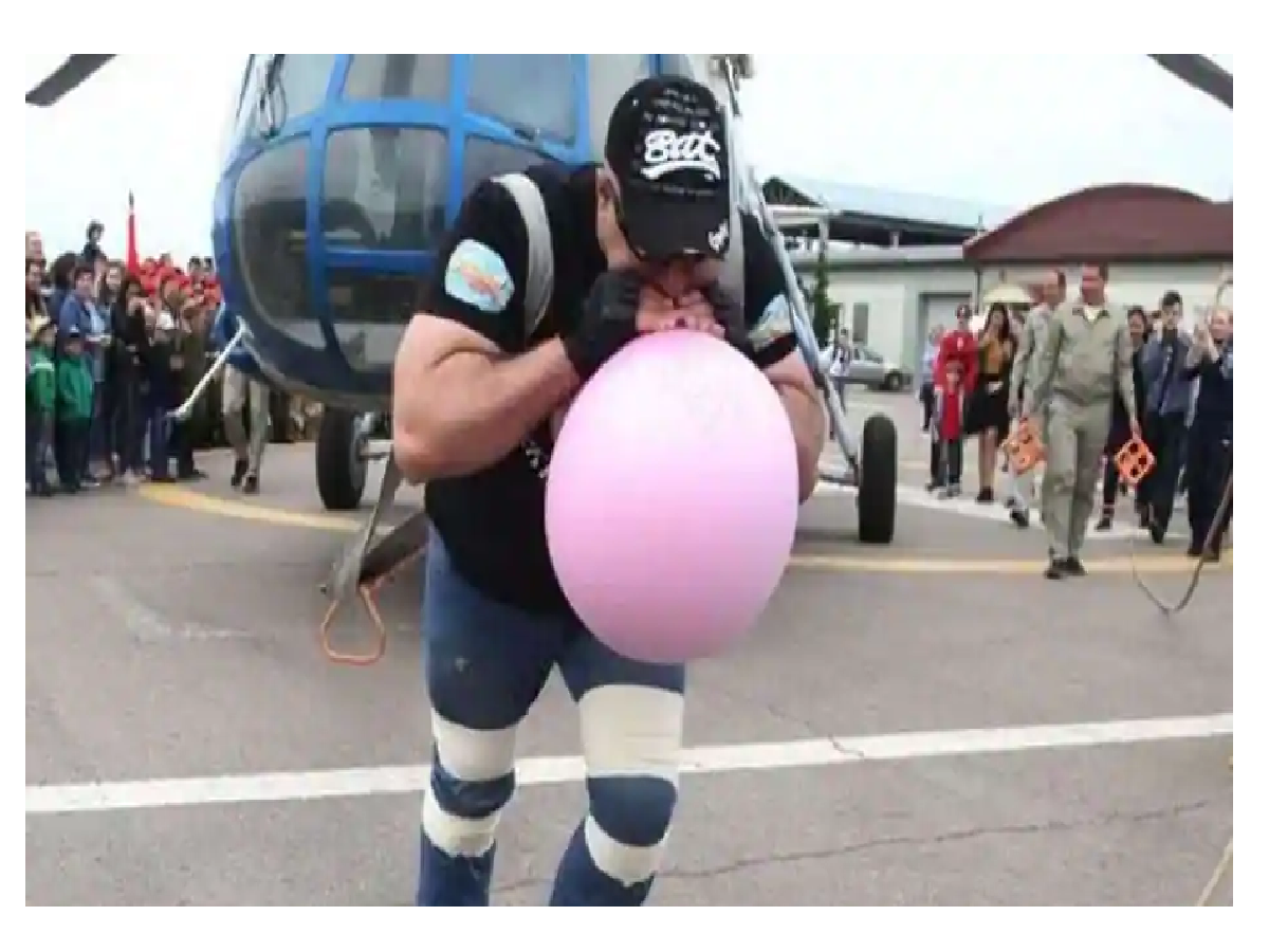 Russian Hulk: रशियन 'बाहुबली'चा विश्वविक्रमी कारनामा; एकावेळी ओढले 15.6 ...