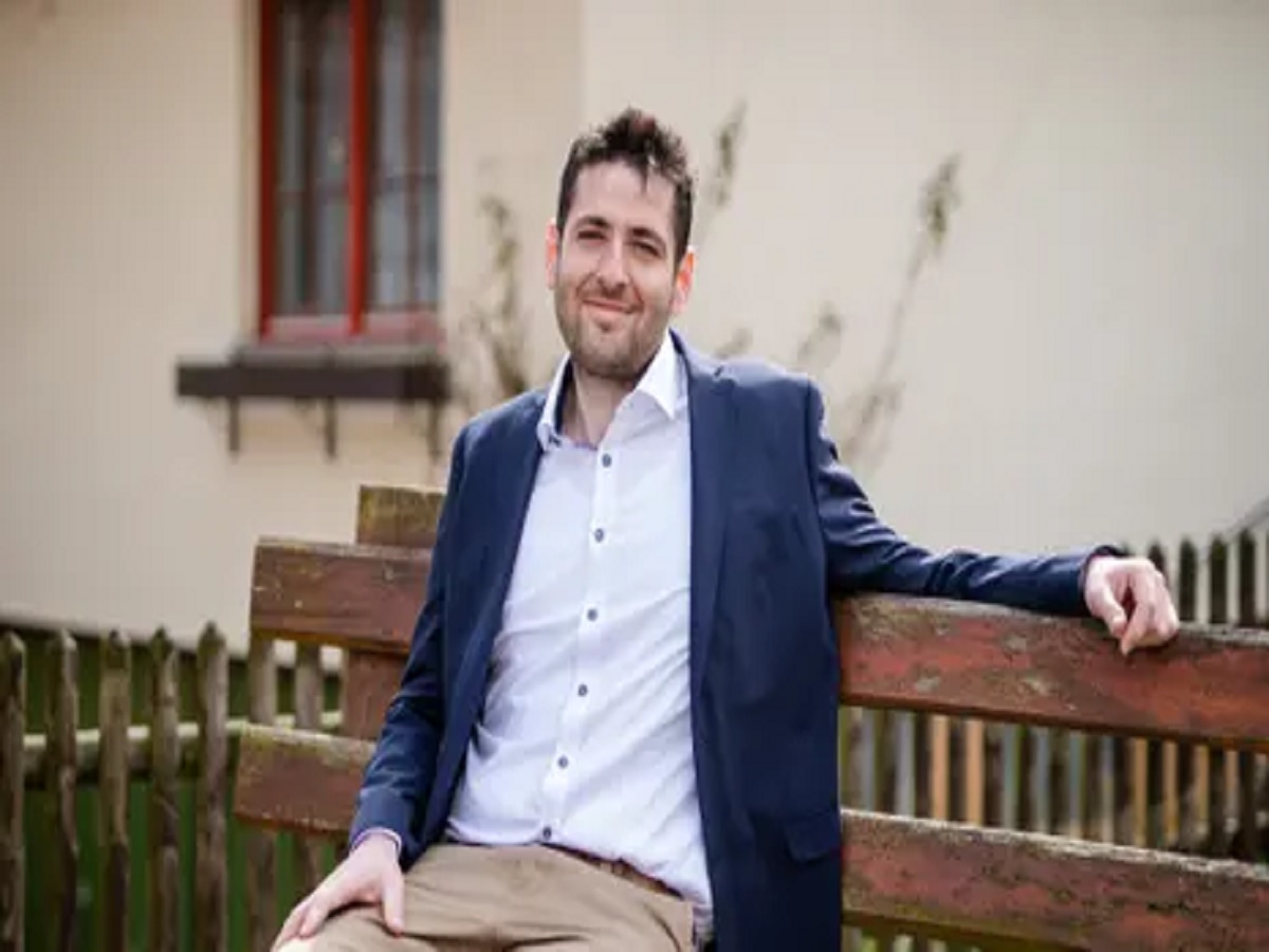 रायन अलशेबल : सिरियातून परागंदा तरुण जर्मनीत महापौर.. - Marathi News ...