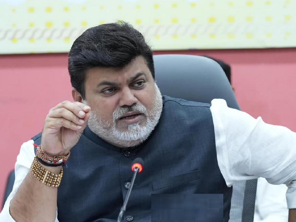 राज्यात दोन वर्षात पाच लाख कोटींची गुंतवणूक, उद्योगमंत्री उदय सामंत यांनी दिली माहिती Ratnagiri ...