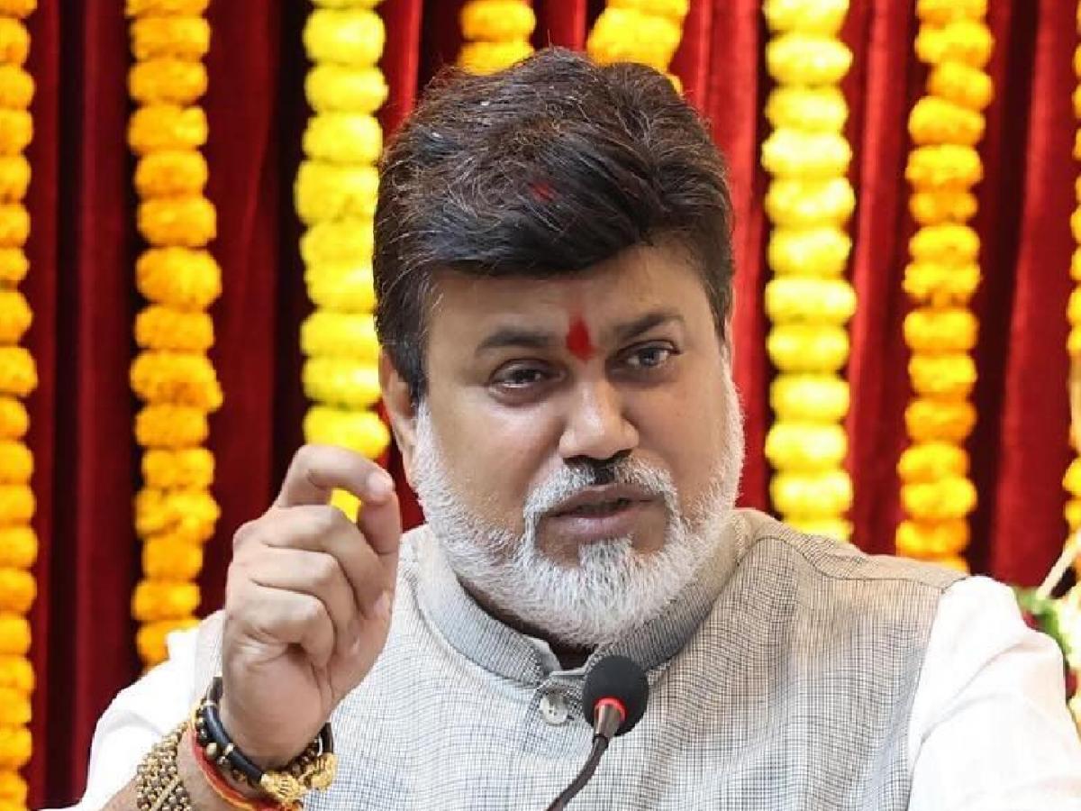 साताऱ्यात आयटी पार्क व कौशल्य केंद्र होणार : उदय सामंत Satara Marathi ...