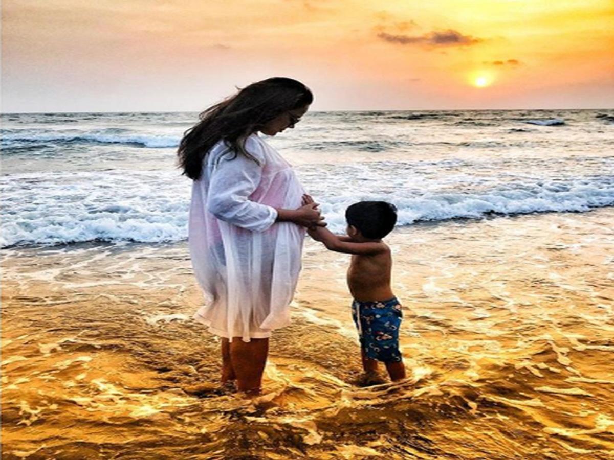 गरोदरपणात खुलून आलंय या अभिनेत्रीचे सौंदर्य, पाहा तिचे फोटो - Marathi ...