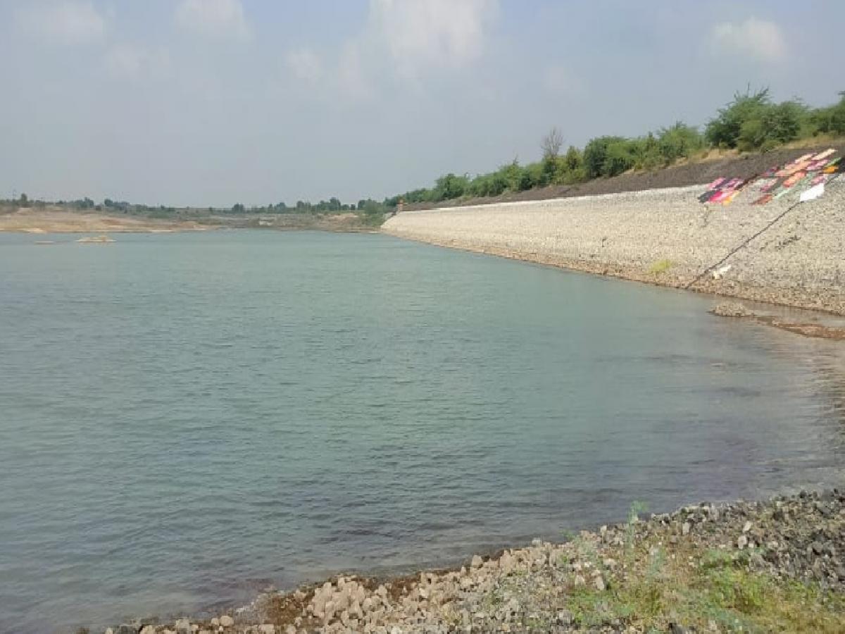 Sangli: जत तालुक्यातील भूजल पातळीमध्ये घट, दोन तलाव पडले कोरडे Sangli ...