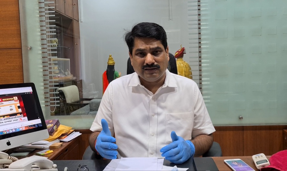 महाराष्ट्र कर्नाटक राज्यपाल यांच्या बैठकीतील तपशील जाहीर करा ...