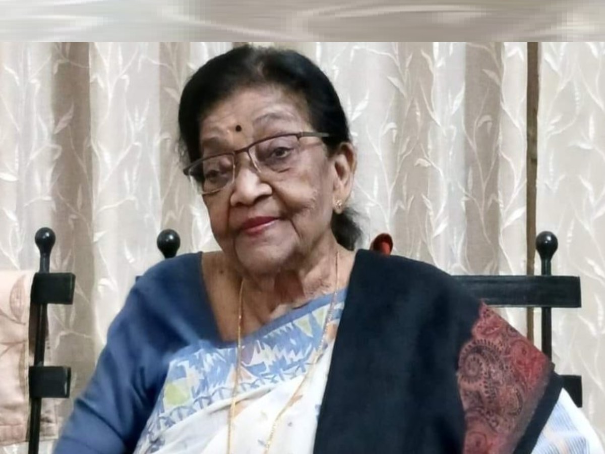 Sumitra Sen : प्रसिद्ध बंगाली गायिका सुमित्रा सेन यांचं निधन; आयुष्यभर रविंद्र संगीताचा केला ...
