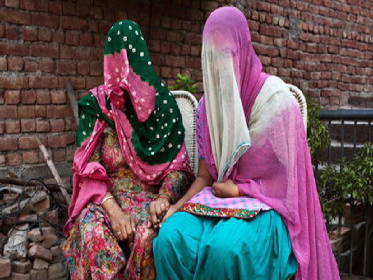३ बायका फजिती ऐका! मुलानं 'पप्पा' म्हणून हाक मारताच पठ्ठ्याचं सगळं बिंग ...
