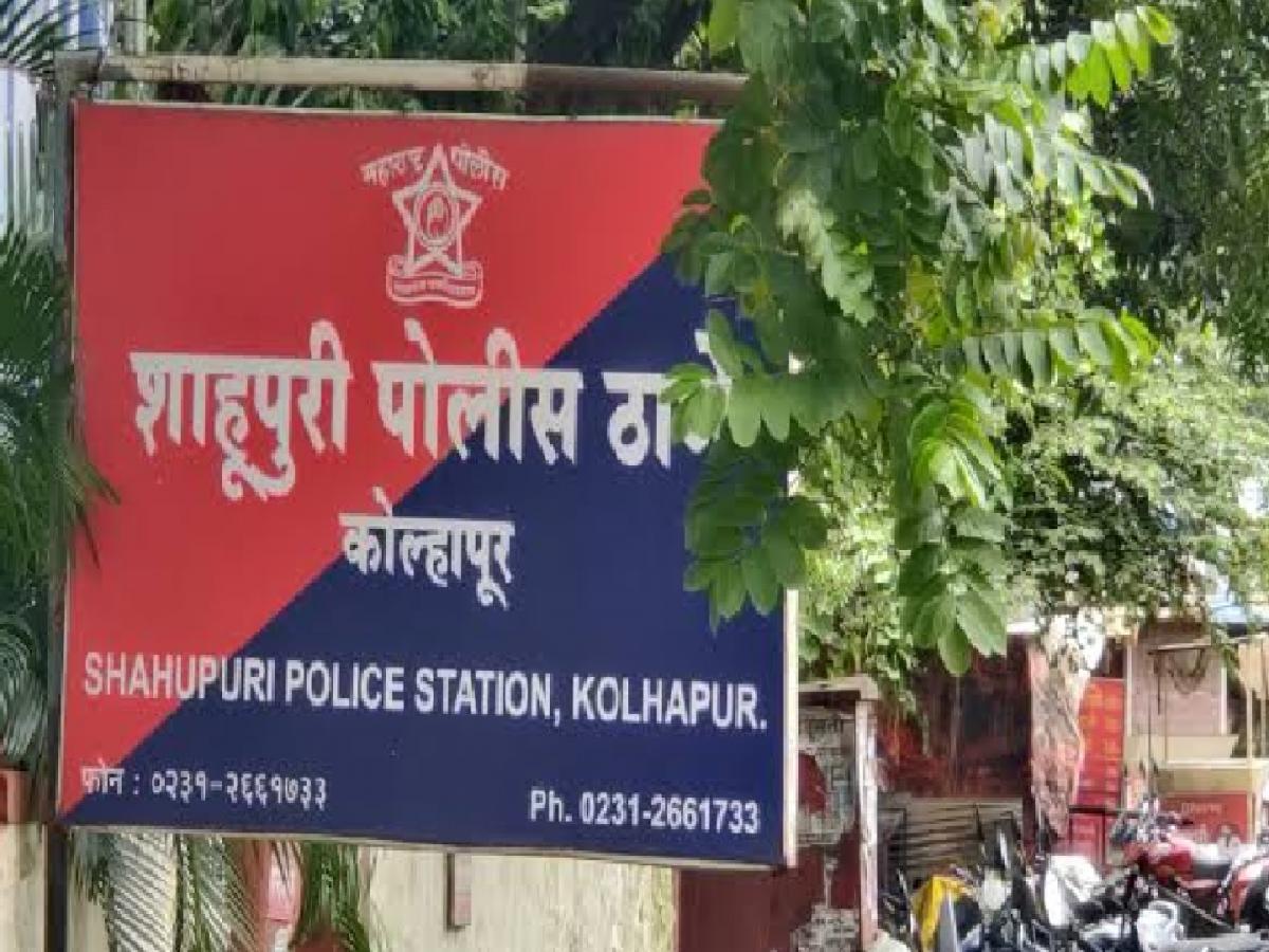 Kolhapur: विनापरवानगी दुचाकी रॅली मनसेला भोवली, पदाधिका-यांसह ३०० जणांवर गुन्हा दाखल Kolhapur ...