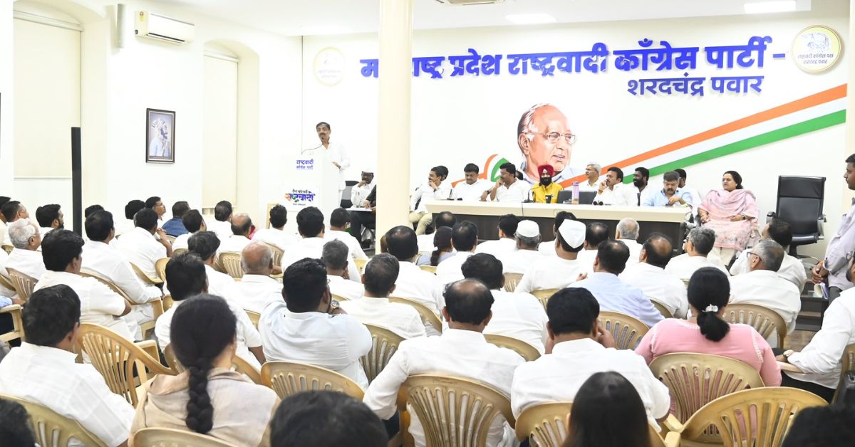 काका-पुतणे पुन्हा एकत्र येणार? शरद पवार पक्षाच्या बैठकीत कशाबद्दल चर्चा ...