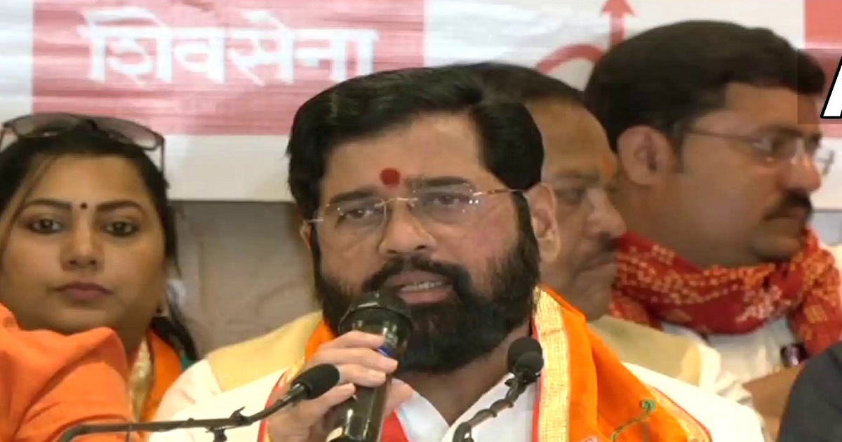 Eknath Shinde Ayodhya : 'त्यांनी सत्तेसाठी वडिलांना दिलेलं वचन मोडलं ...