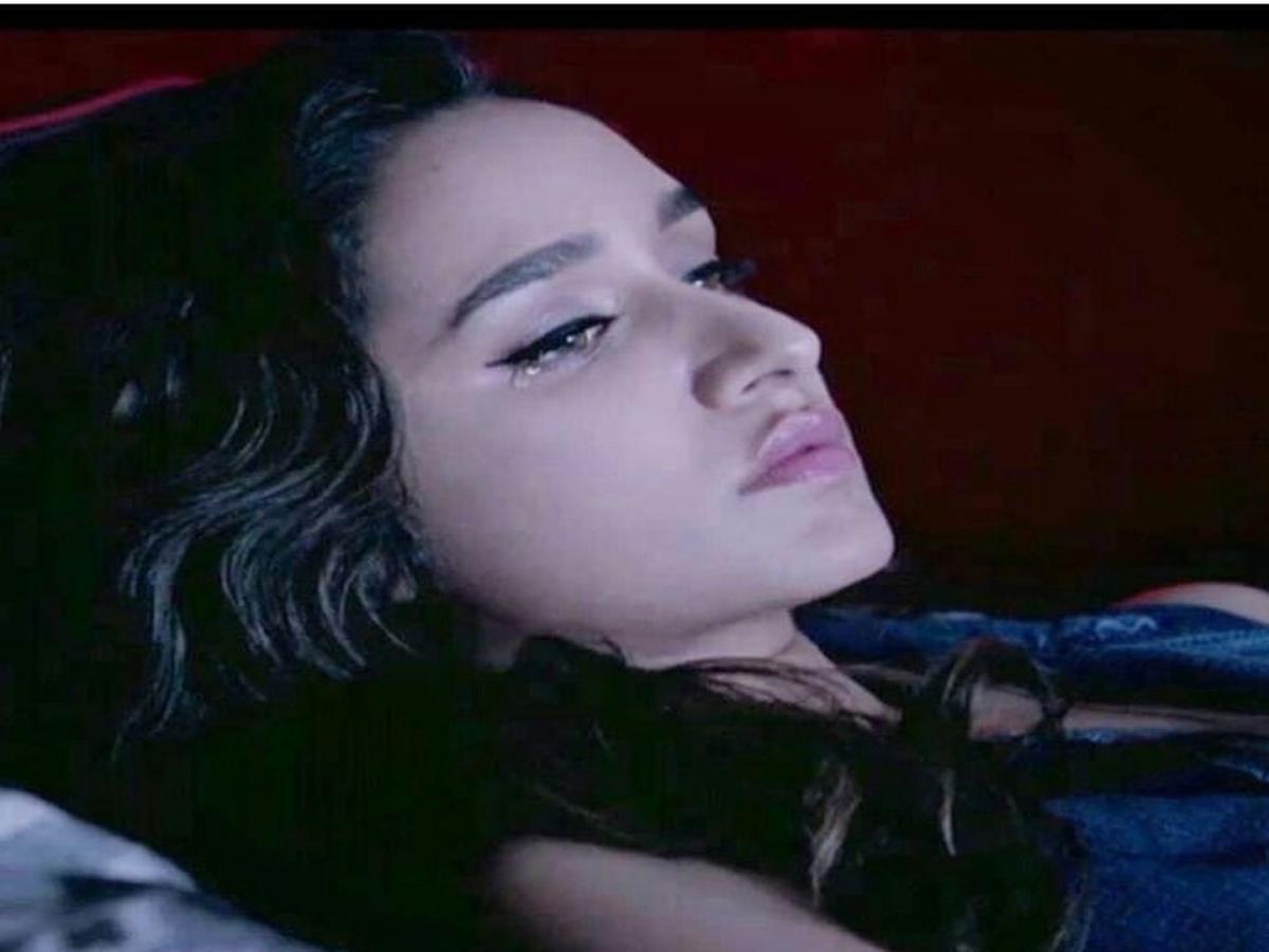 या कारणामुळे श्रद्धा कपूरला आवरले नाहीत अश्रू - Marathi News | Shraddha ...