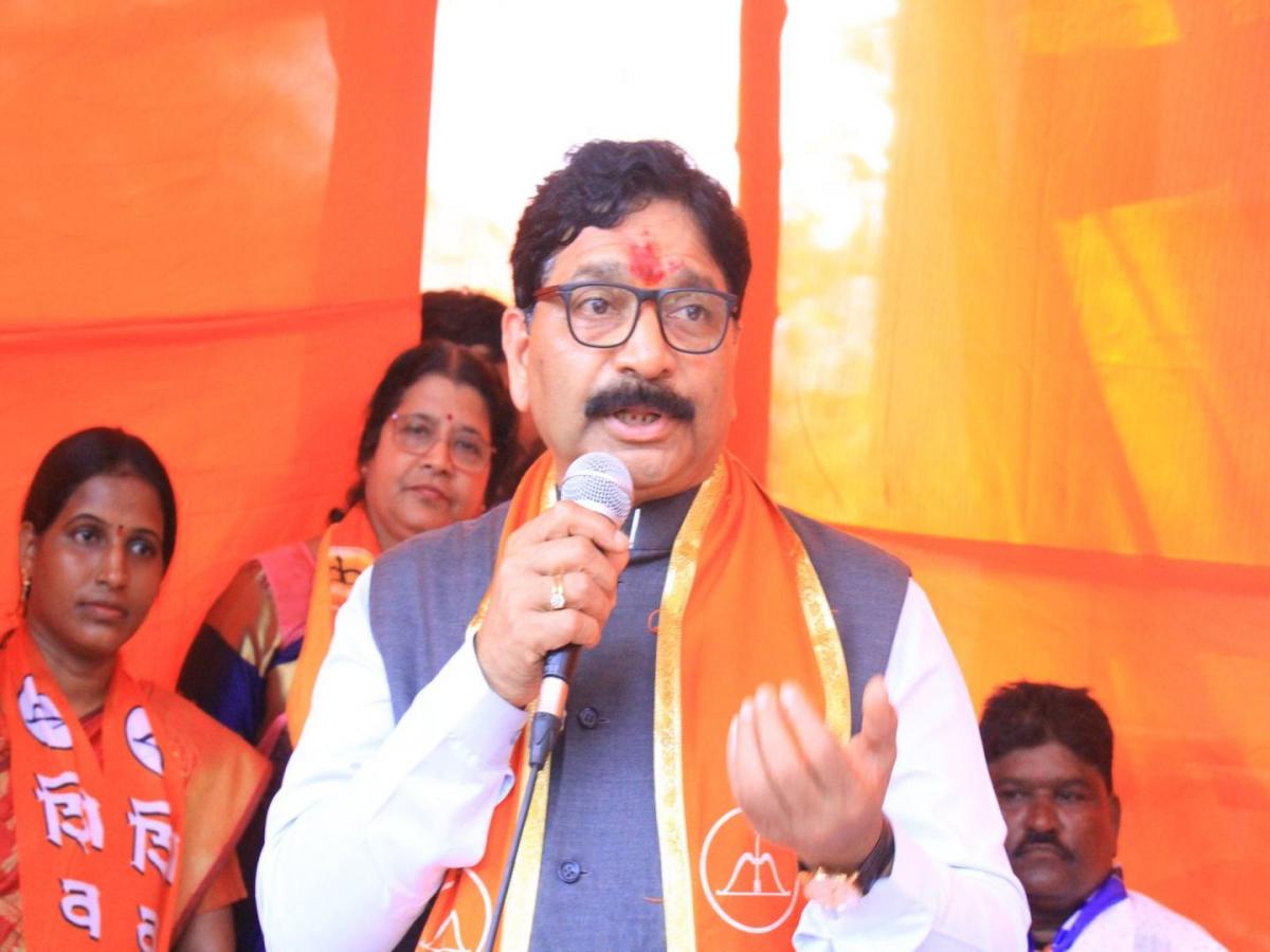 “३५ वर्षे राजकारणात, लढायचे अन् जिंकायचे एवढेच उद्दिष्ट”; रवींद्र वायकर ...