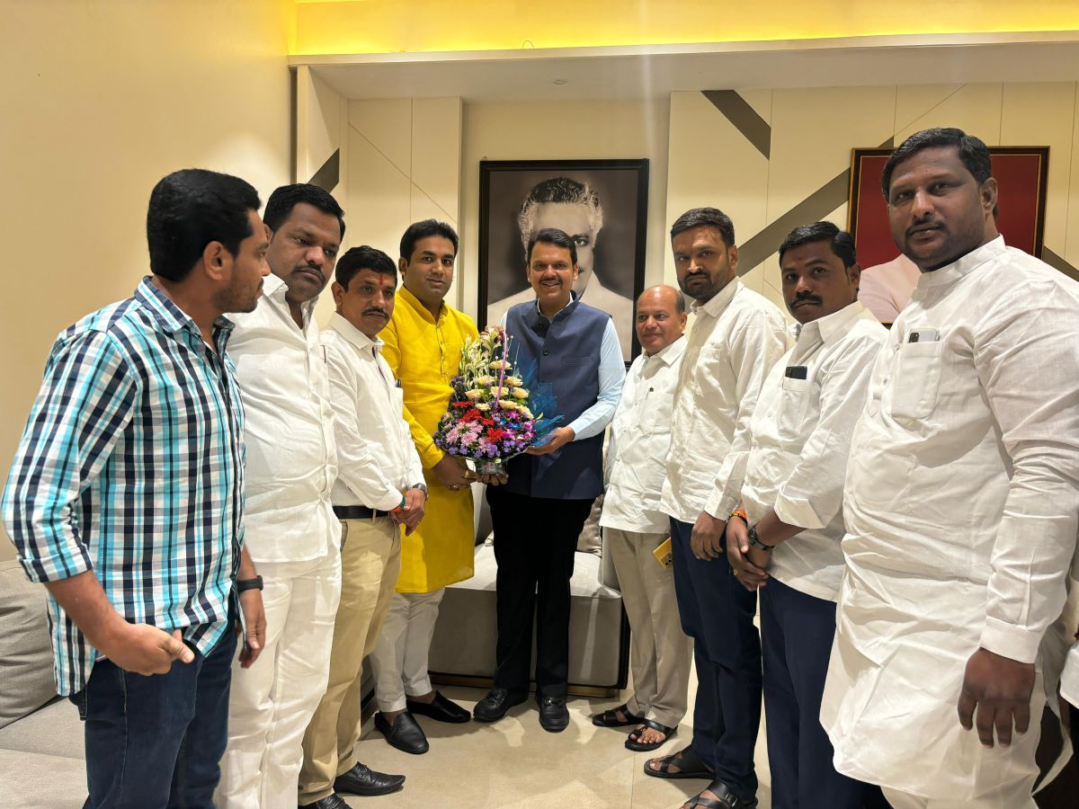 Solapur: साेलापूरचे माजी महापाैर महेश काेठे यांना धक्का, पुतणे देवेंद्र ...