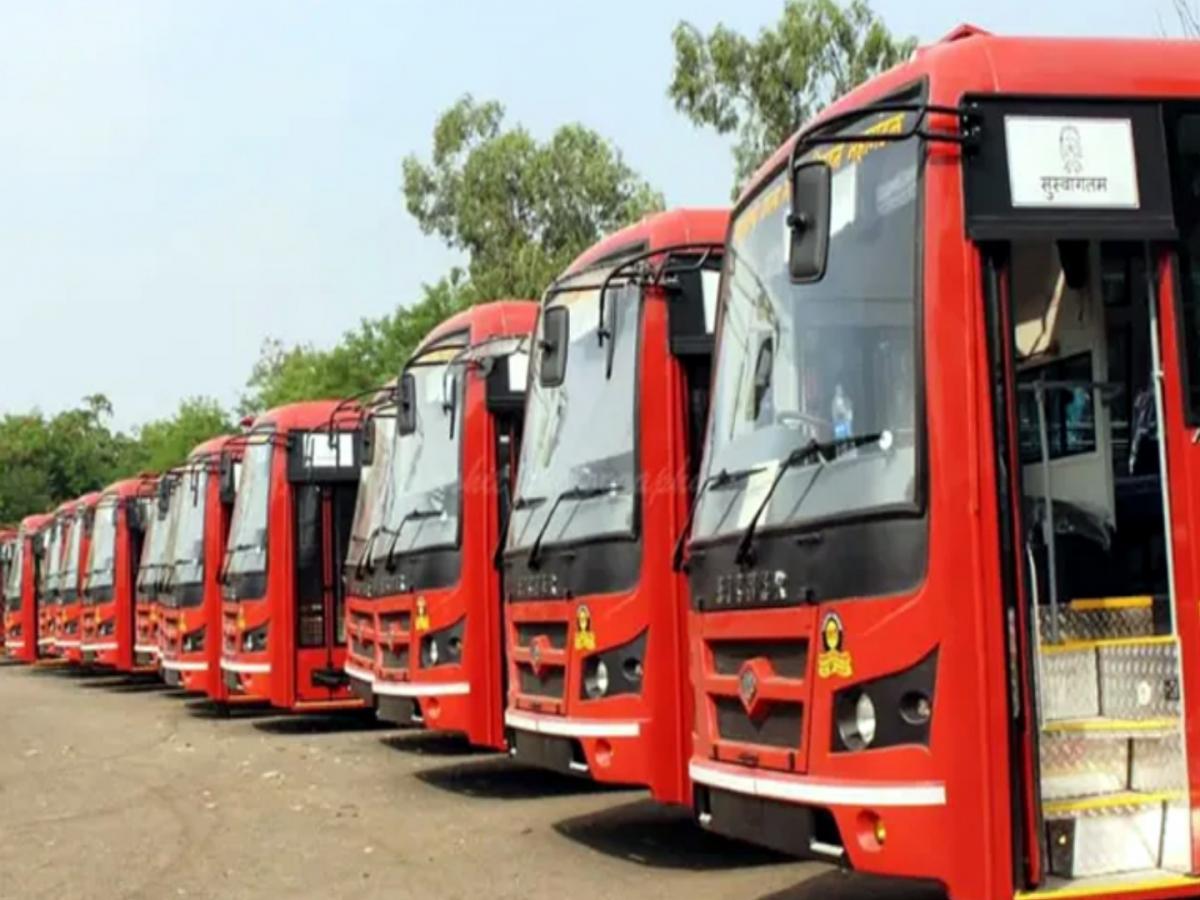 ‘आषाढी वारी’ला पुण्यातून ७०० ‘लालपरी’, एकाच गावातील मोठ्या ग्रुपने ...