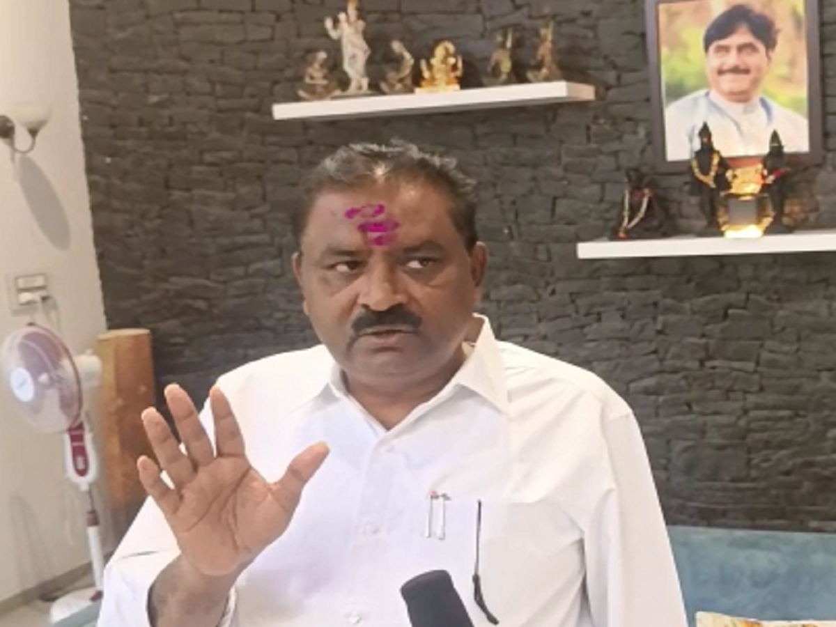 हे एक राजकीय षडयंत्र, इनामी जमिनी माझ्या किंवा कुटुंबियांच्या नावे ...