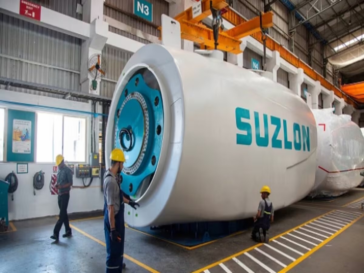 घसरणीनंतर आता पुन्हा Suzlon Energy च्या शेअर्सना अपर सर्किट, १ वर्षात ...