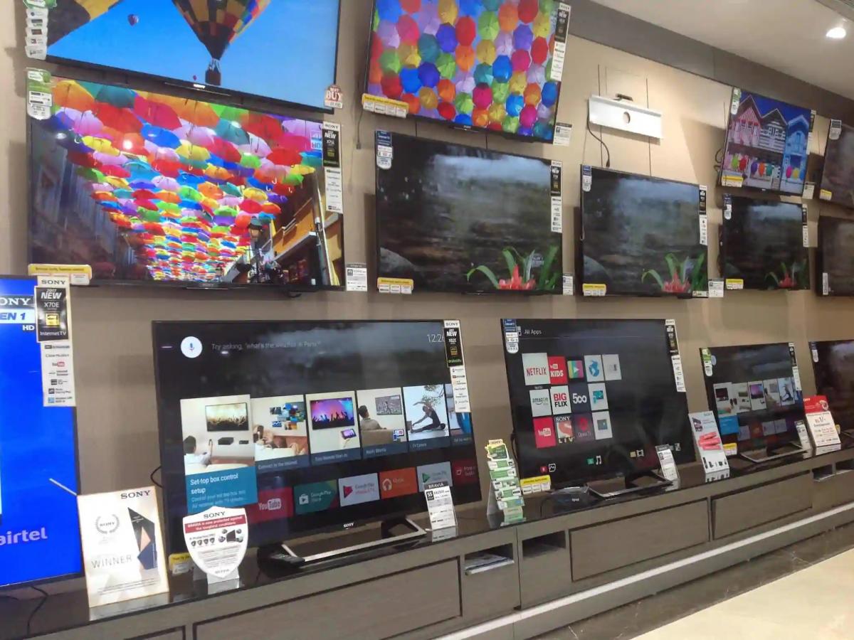 टीव्ही महागणार तब्बल १० टक्क्यांनी, उत्पादनासाठी लागणाऱ्या ओपन सेलच्या ...