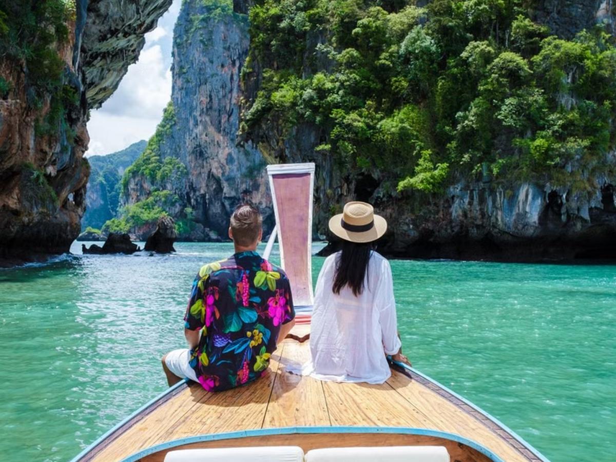 ‘ट्रॅव्हल पॅकेज’ घेताय?- जरा जपून! - Marathi News | Taking a 'travel ...