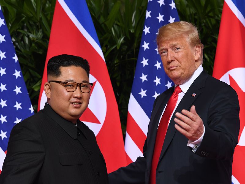 ‘ट्रम्प’तात्या अन् ‘किम’काका! - Marathi News | 'Trump Tatya' and 'Kim ...