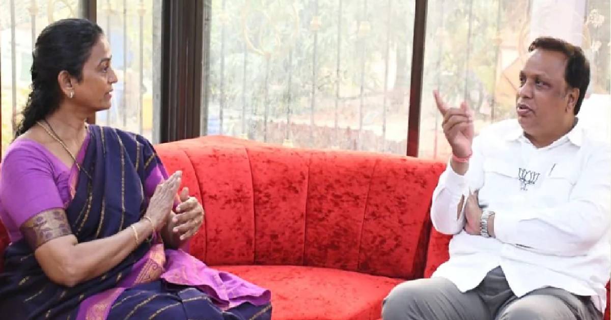 ऐन निवडणुकीत उद्धवसेनेला धक्का! मुंबईच्या माजी महापौरांचा राजीनामा ...