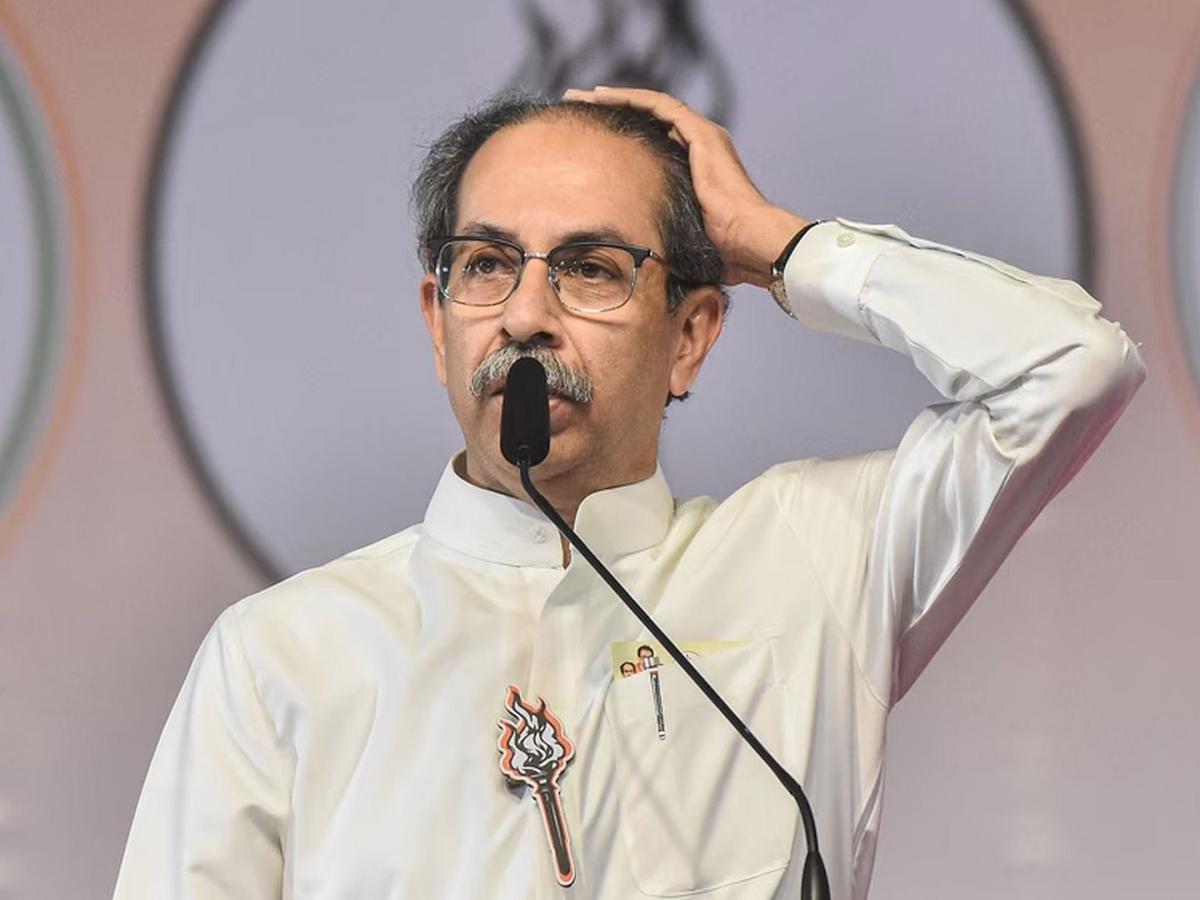 ठाकरे गटाला मोठा हादरा! एकाचवेळी जिल्हा परिषद आणि पंचायत समितीच्या ४ ...
