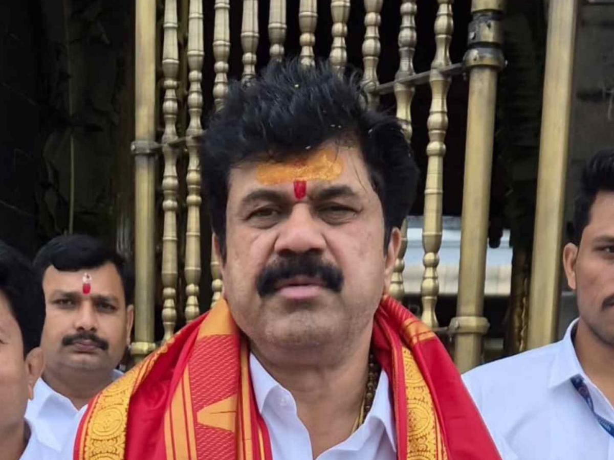 खंडणी प्रकरणी वाल्मीक कराड कोठडीतच; विष्णू चाटेची रवानगी कारागृहात, आज ...