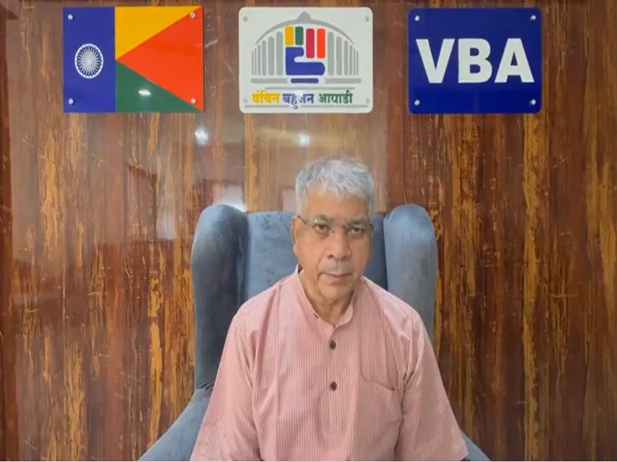 मविआला मोठा धक्का: प्रकाश आंबेडकरांचा व्हिडिओतून 'वेगळा' सूर ...