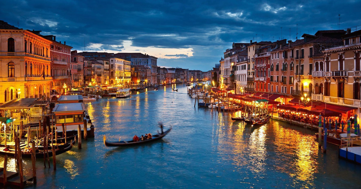 Travel : स्वप्नातलं शहर की वास्तवातली जादू? पाण्यावर तरंगणाऱ्या वेनिस ...