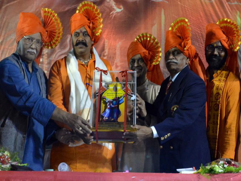 भारतीय राजकारणी समाज कॅन्सरपीडित : विक्रम गोखले; पुण्यात वीर जीवा महाले ...