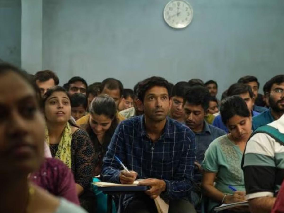 12th Fail Movie Review : जिद्द आणि संघर्षाची प्रेरणादायी कथा '१२वी फेल ...