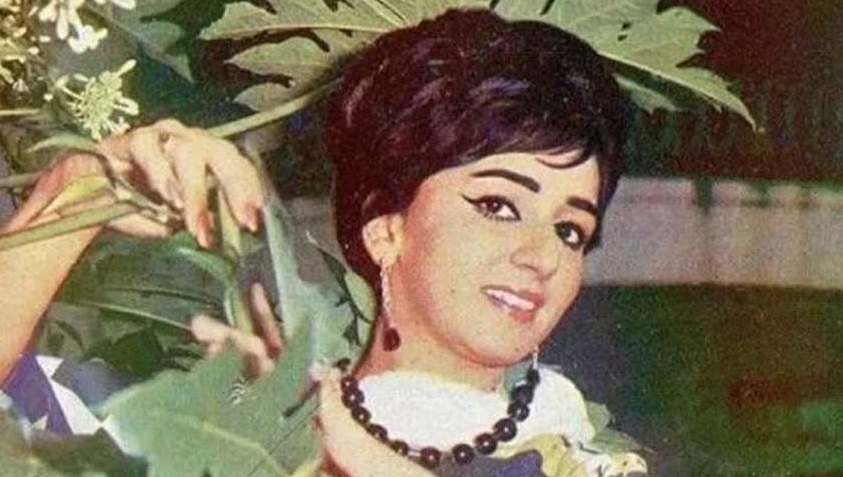 दारूने उद्धवस्त केले ‘हमराज’च्या अभिनेत्रीची आयुष्य; हातगाडीवर लोटत ...