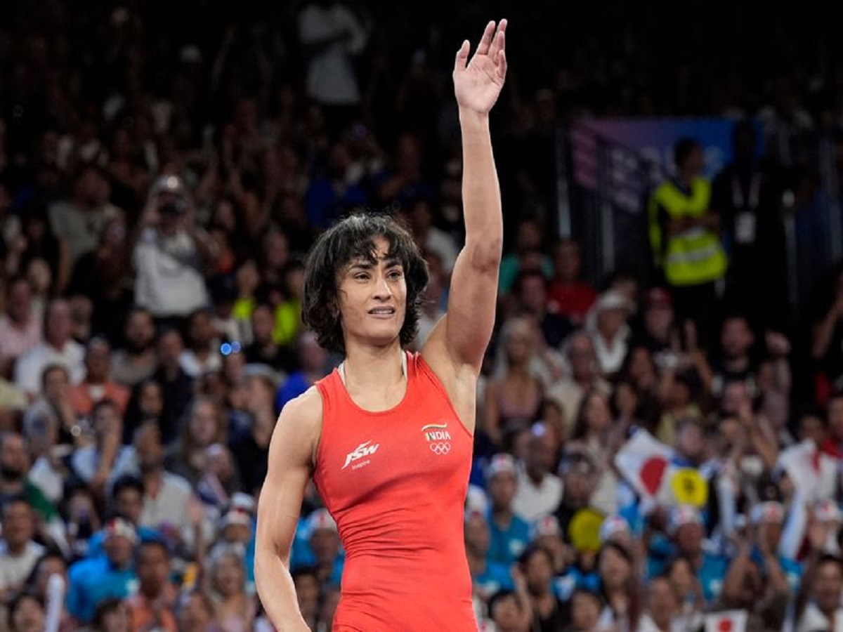 Vinesh Phogat : "हे एक मोठं षडयंत्र, यात सरकारचा हात", विनेश फोगाटच्या ...