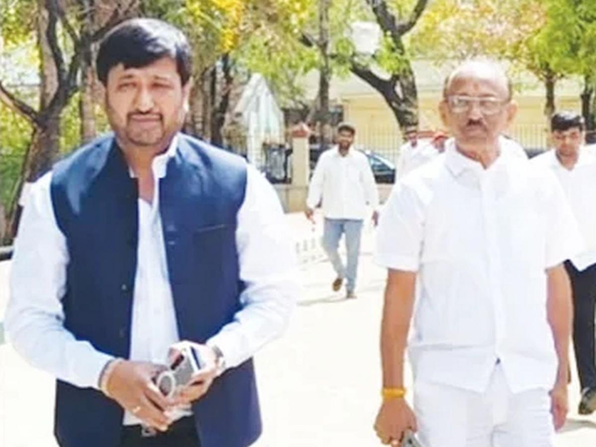 अमरावतीत बाजोरिया पिता-पुत्रावर गंभीर गुन्हे दाखल, राजकीय वर्तुळात मोठी ...
