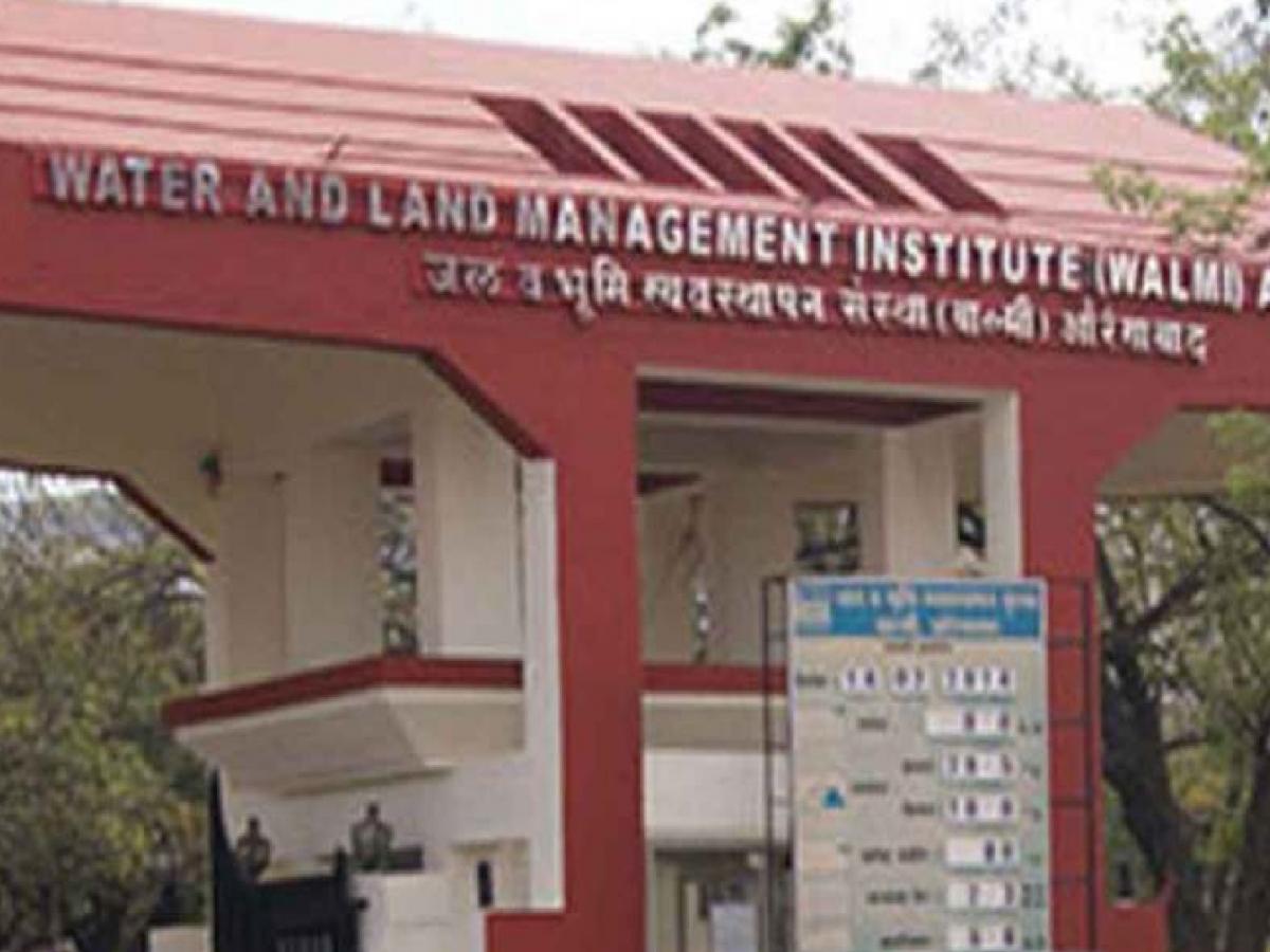 कोट्यवधींची अनियमितता भोवणार; 'वाल्मी'च्या माजी महासंचालकांसह तिघांना ...