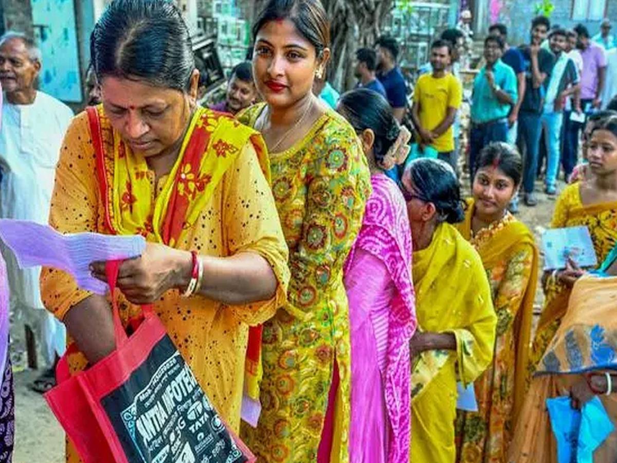 बंगालमध्ये ९२.८९% मतदानाचे रहस्य! ९० लाख मतदारांची नावे कापल्याचा ...