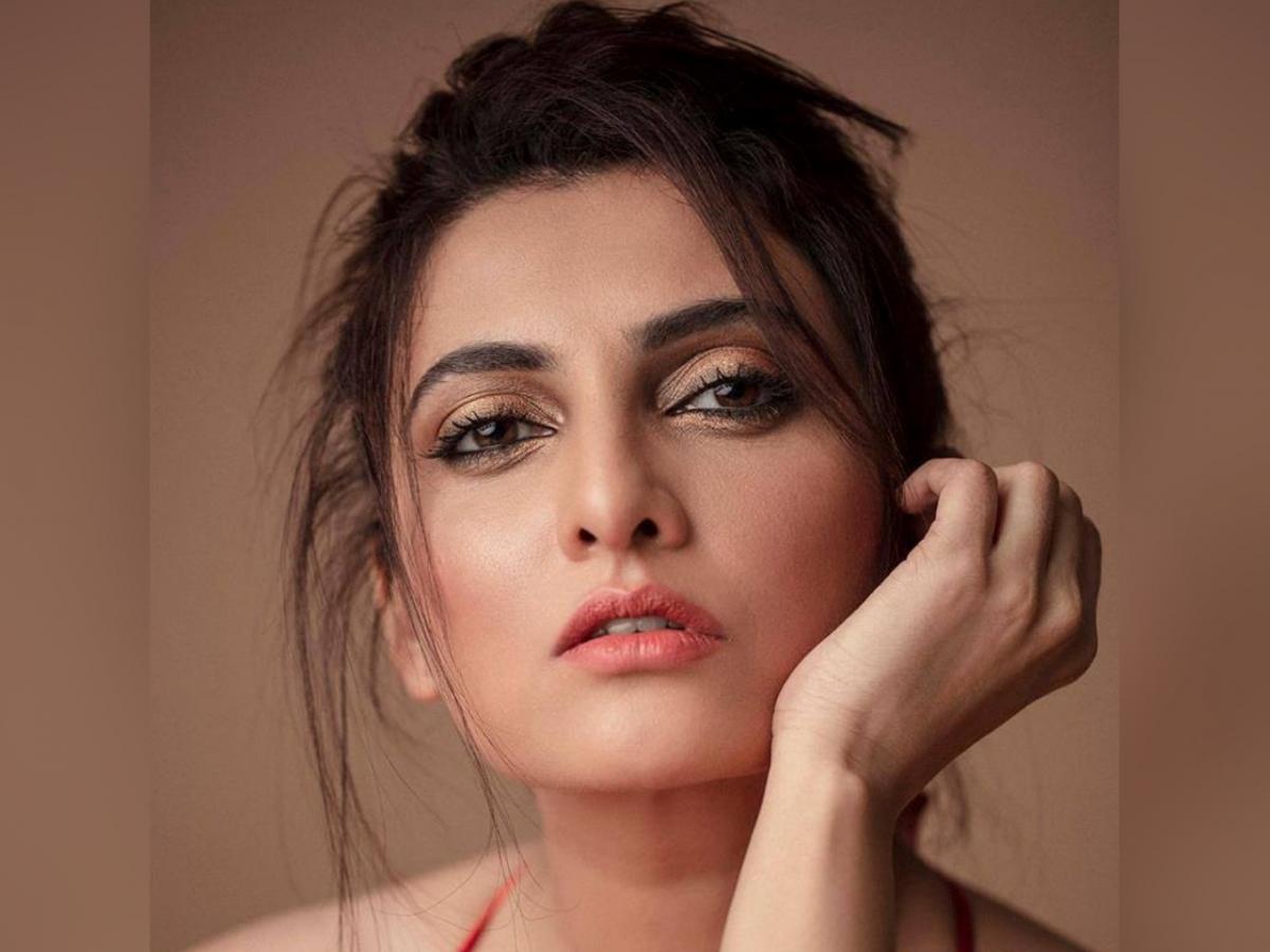 पूर्वी भावेच्या नव्या गाण्याची ही आहे खासियत, वाचा सविस्तर - Marathi ...