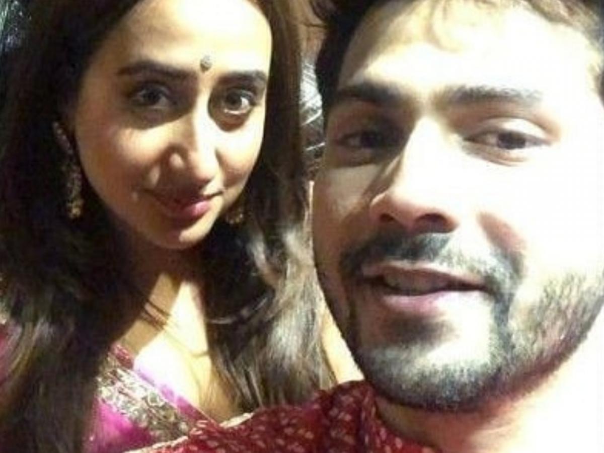 अरे बापरे घाबरलो ना मी, वरुण धवनचा पत्नी नताशासोबतचा फोटो पाहून ...