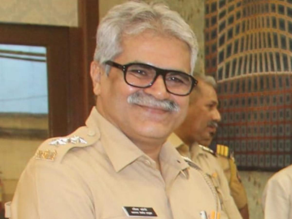 धारावी पॅटर्नमध्ये योगदान करणाऱ्या कर्तव्यदक्ष पोलीस अधिकारी रमेश ...