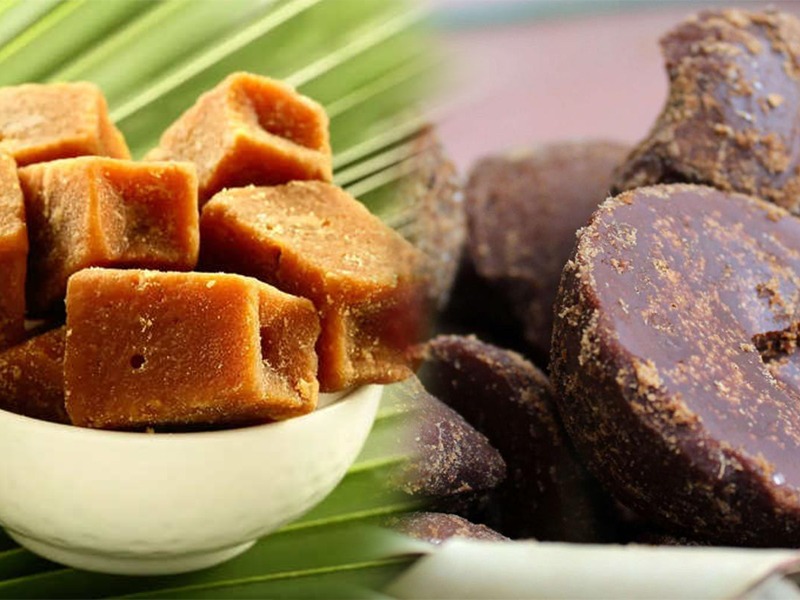 Jaggery benefits : काळा अन् पिवळ्या गुळातील फरक कसा ओळखायचा? गूळ विकत ...