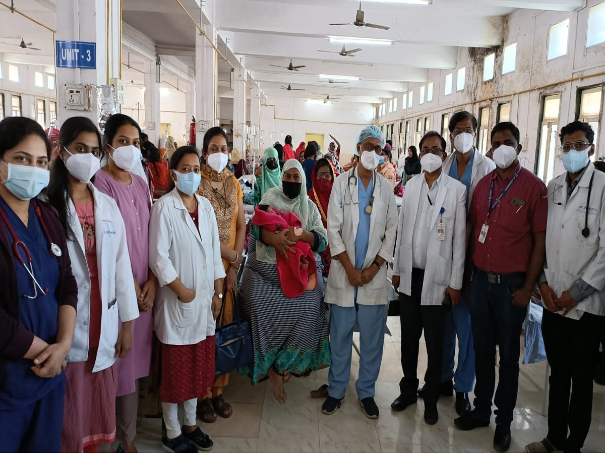 घाटी है तो मुमकिन है! १५५ किलो वजनाच्या महिलेचे सिझेरियन ऑपरेशन यशस्वी ...