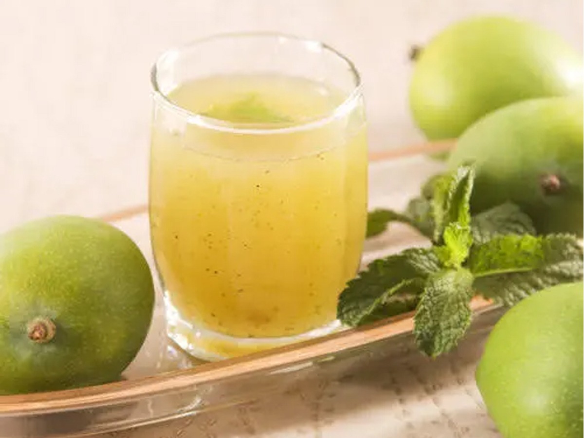 Kairi Panha Recipe: हिरव्यागार कैरीचं आंबटगोड पन्हं... पारंपरिक परफेक्ट ...