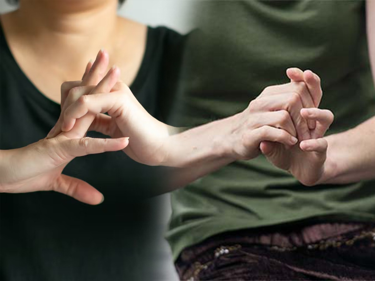 Cracking Knuckles Side Effects : तुम्हालाही सतत बोटं मोडण्याची सवय आहे ...