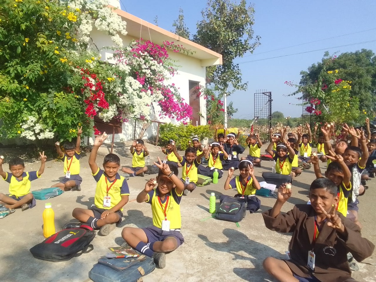 झेडपीची पोरं हुशार, म्हणतात १५१ चा पाढा खाडखाड Jalana Marathi News | ZP ...