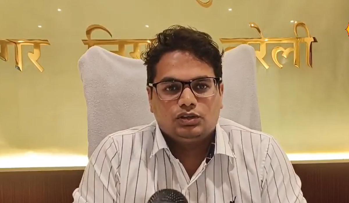 प्रेरणादायी! कुटुंबीयांकडे पैसे नव्हते, मानली नाही हार; आधी इंजिनिअर, नंतर झाला IAS ऑफिसर ...