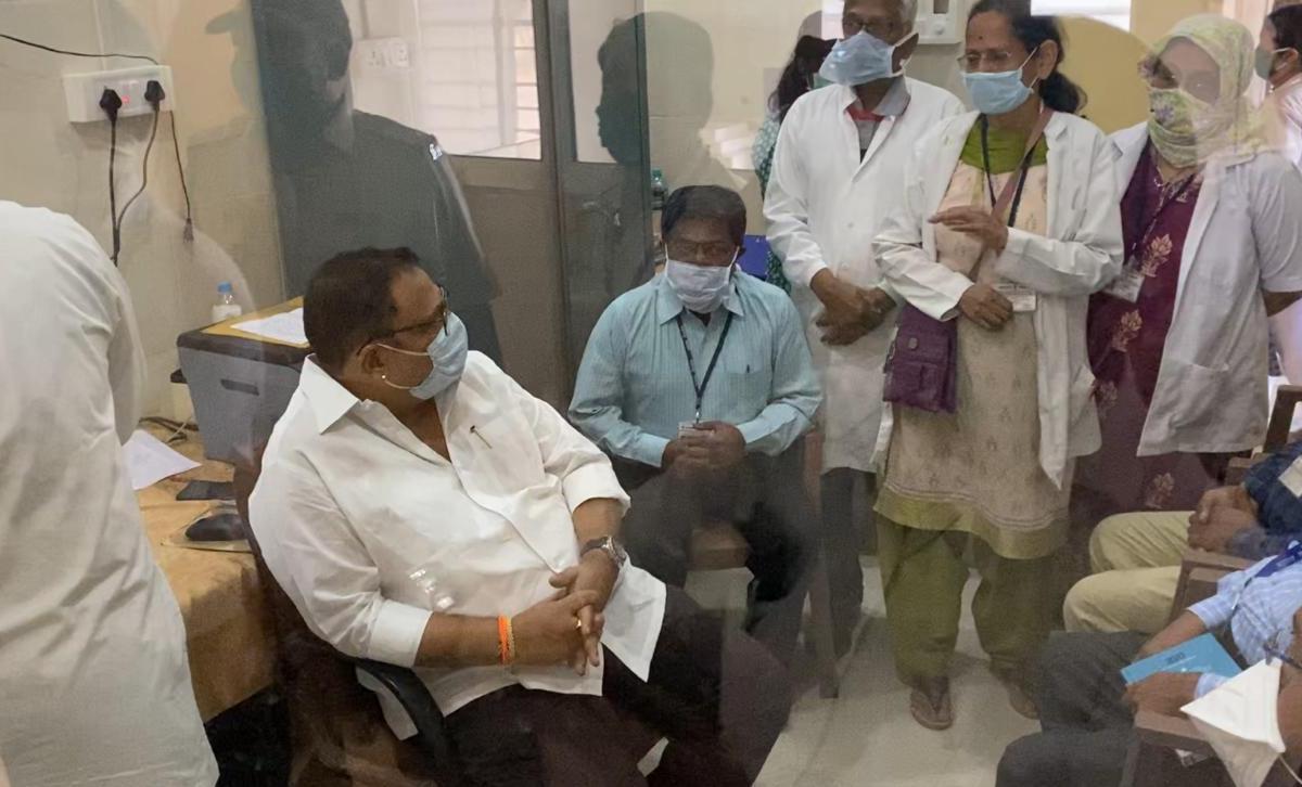 CoronaVirus: आरोग्य राज्यमंत्री यड्रावकर यांची मिरज व इचलकरंजी शासकीय ...