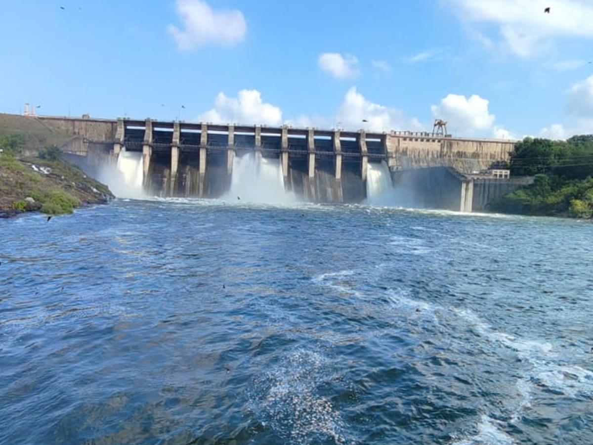 परतीच्या पावसाचा तडाखा; खडकपूर्णा, येलदरी, सिद्धेश्वर तीनही धरणातून ...