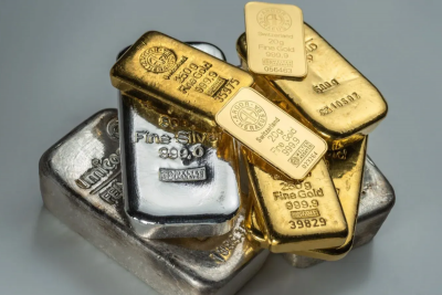 Gold-Silver Prices Crash On MCX: चांदी १ लाख रुपयांनी घसरली, सोनं ३३ ...