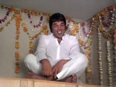 बॉलिवूडच्या या डॅशिंग अ‍ॅक्टर्सनी साकारले ‘ट्यूबलाइट’ कॅरेक्टर ...