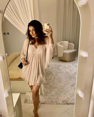 Raveena Tandon turns the heat with her bold pictures! | www.lokmattimes.com